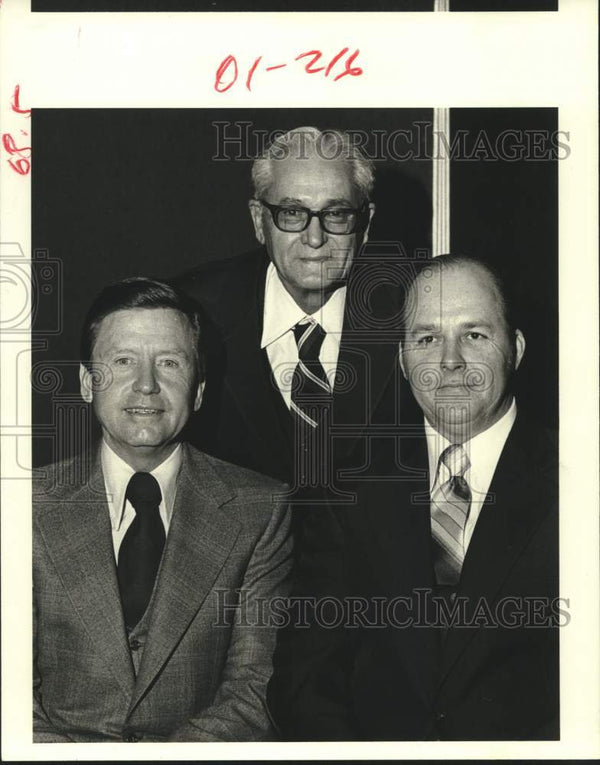 1979 Press Photo Hall of Fame Bowler Joe Vento poses with other enshri ...