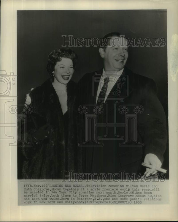 1953 Press Photo Comedian Milton Berle and Ruth Cosgrove announce wedd ...