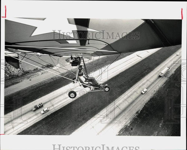 1983 Press Photo Gordon Cross and Gene Burrows in Glider over Texas 28 ...