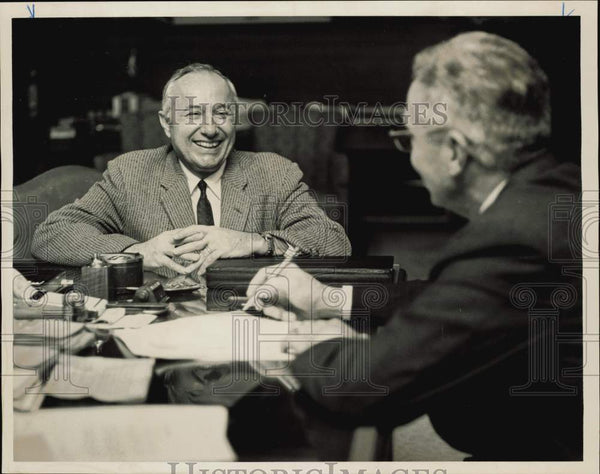 1962 Press Photo Retired grocer Pete Licata meets Mayor Lewis Cutrer ...