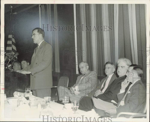 1954 Press Photo Tom Pickett, vice president of National Coal Associat ...