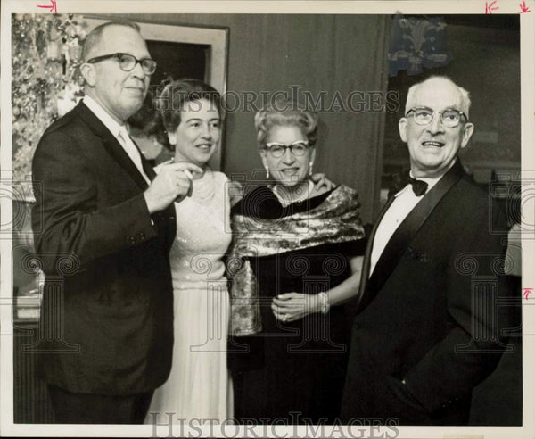 1966 Press Photo Mr. & Mrs. Fritz Lancton, James Bradburys at Christma ...