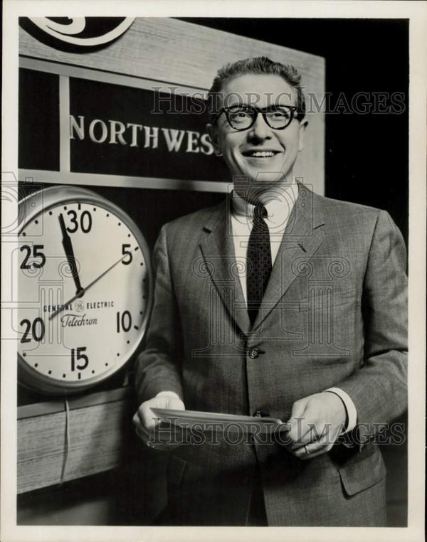 1958 Press Photo Allen Ludden, Moderator of "G.E. College Bowl" - hpp3 ...