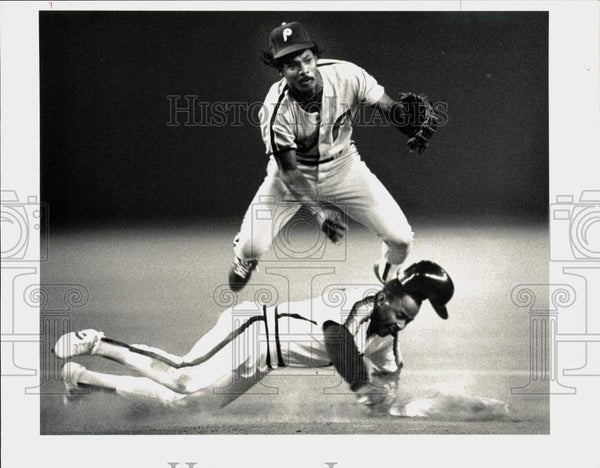 1987 Press Photo Astro Billy Hatcher and Juan Samuel, Phillies, play b ...