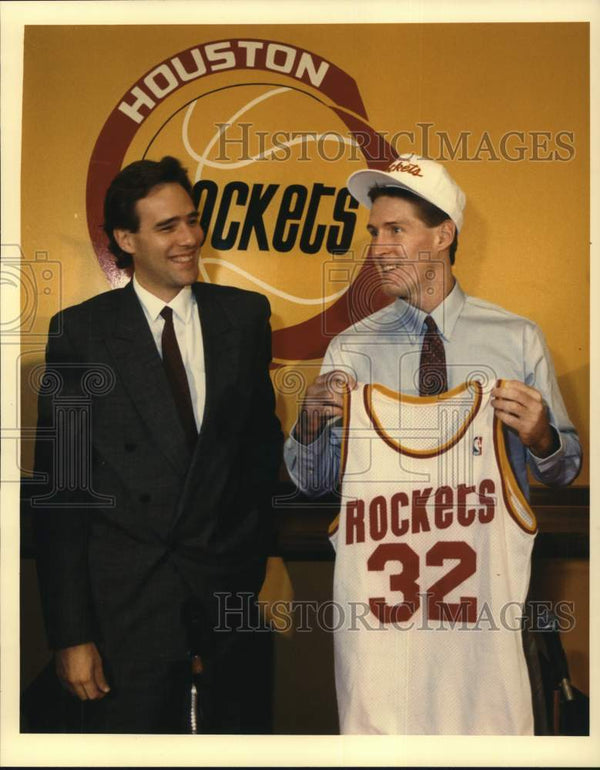 1990 Press Photo Steve Patterson & Houston Rockets' top draft pick Dav ...