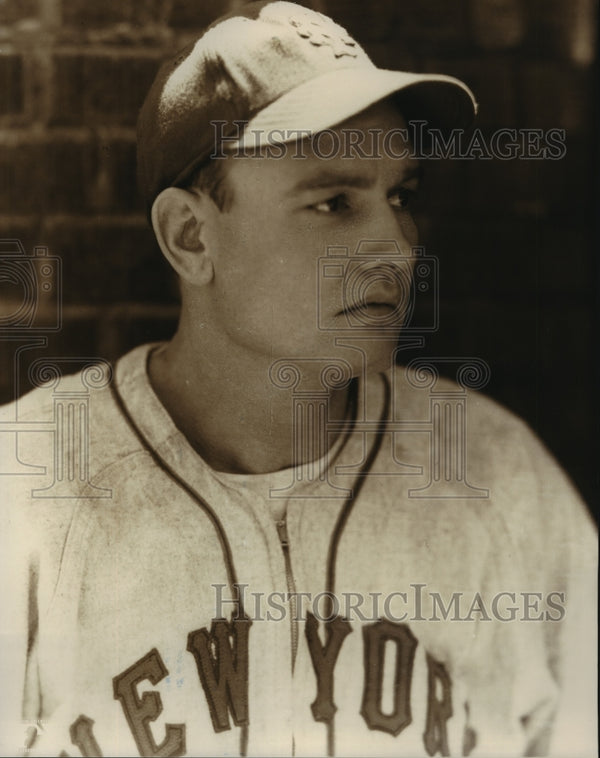Press Photo New York baseball player in his uniform at a game - lfx017 ...