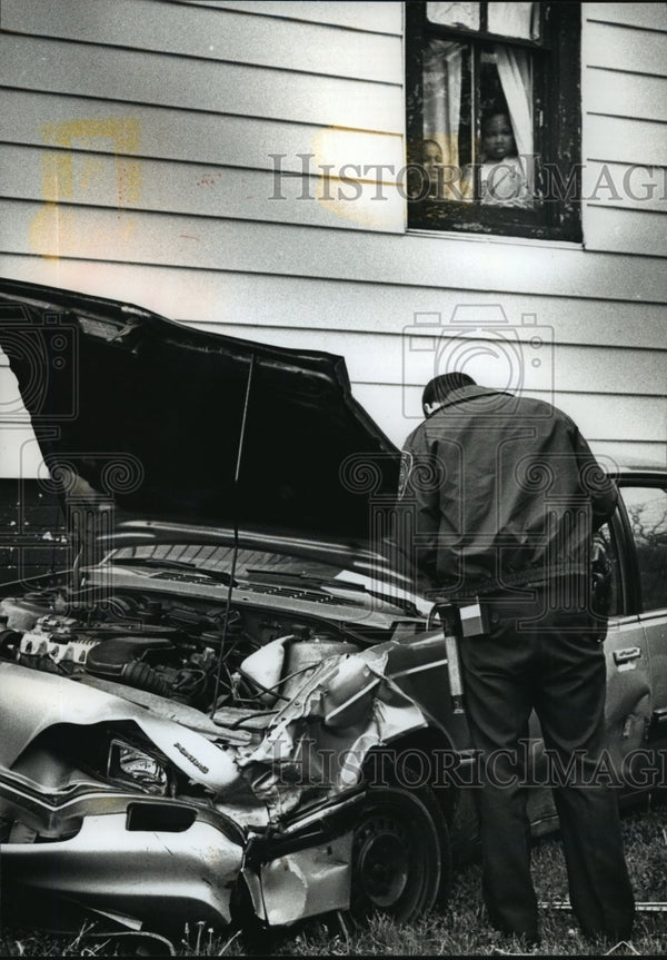 1990 Accident near N. 15th and W. Chambers Sts. - Historic Images