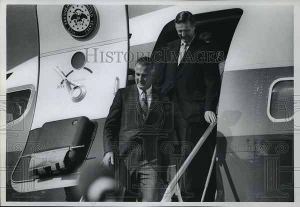 1971 Spiro T. Agnew at Mitchell Field - Historic Images