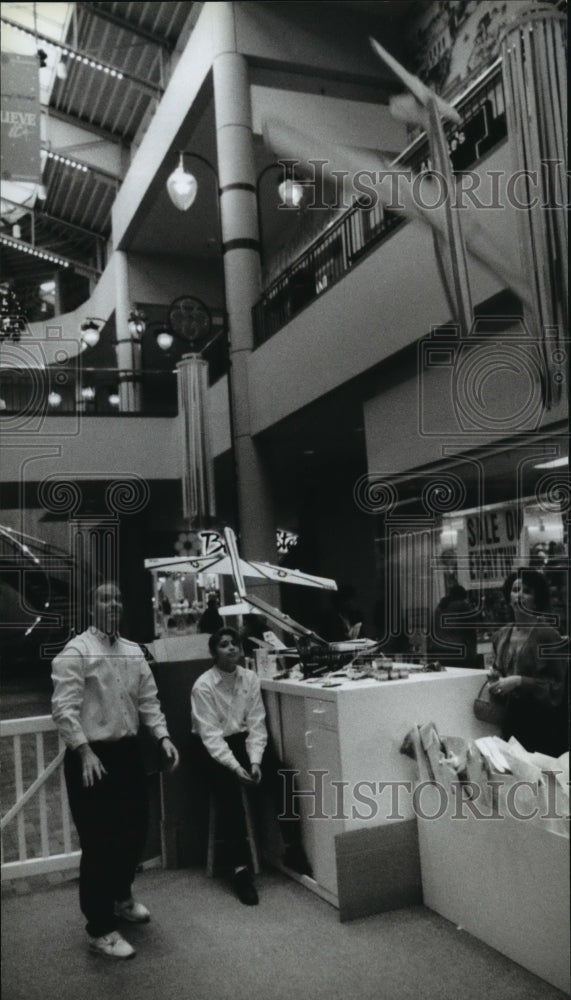1993 Tom Ahlers,owner of Flight Fantastic & assistant Maria Alvarez ...