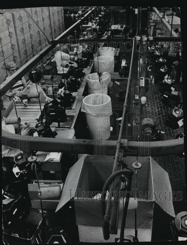 1973 Briggs & Stratton, packing engines for shipment - Historic Images