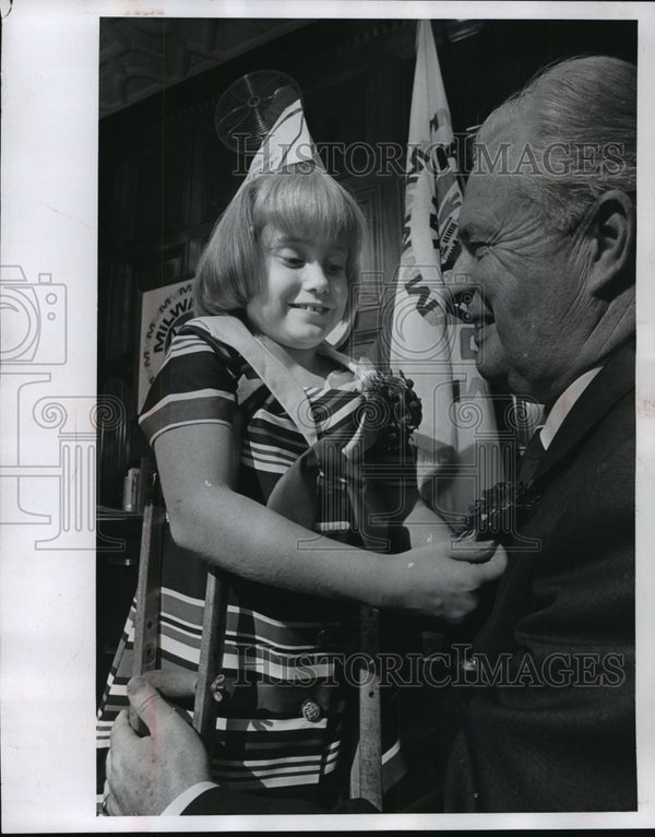 1969 The state VFW buddy poppy poster girl, Lori Wagner - mja13448 ...