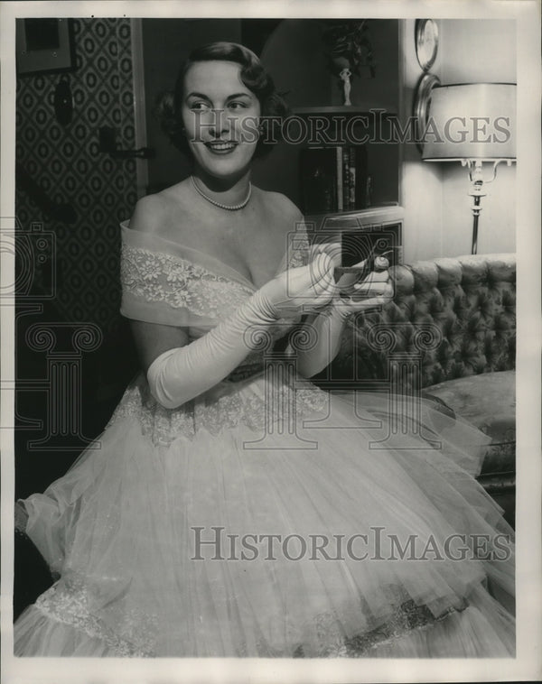 Press Photo Virginia Fagan - mja18169 - Historic Images