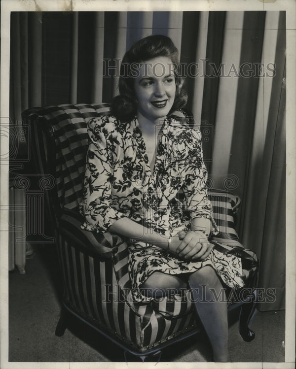 1945 Press Photo Miss Ethel Anne Stark is the fiancee of Frederick L ...