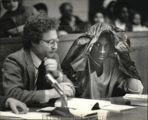 1980 Willis White with his attorney, Gary Greenberg at court ...