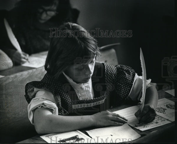 1990 Press Photo Kyme Rathke practices penmanship at Stony Hill school ...