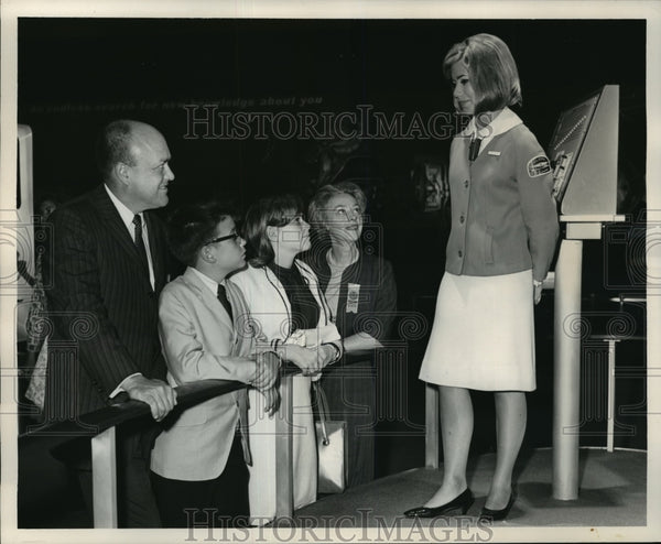 1965 Press Photo Representative Melvin Laird With Family At NY World's ...