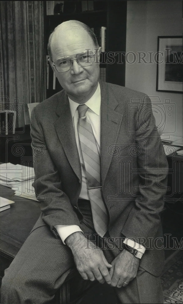 1984 Press Photo David Beckwith-President of U of Wisconsin Board of R ...