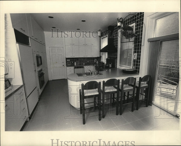 1986 Press Photo Developer David Carley's High-Tech Kitchen - Historic ...