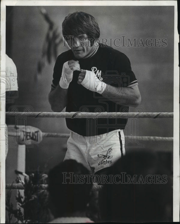 Ron Marsh of Shawnee, Kan., a popular light heavyweight fighter1978 ...