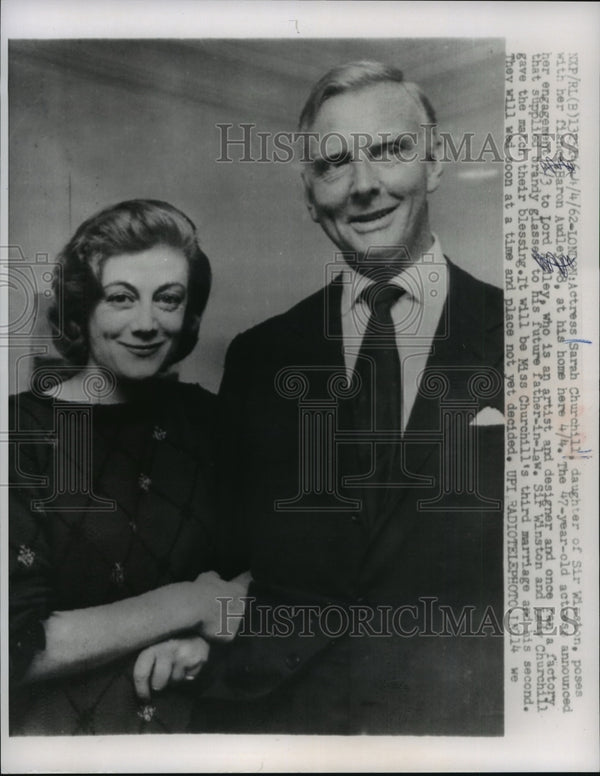 1962 Actress Sarah Churchill Engaged to Baron Audley - Historic Images