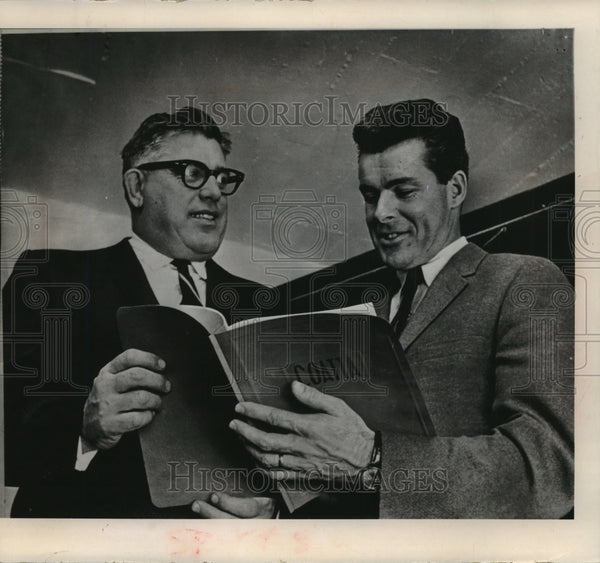 1965 Press Photo New head coach for Wisconsin Badgers John Coatta and ...