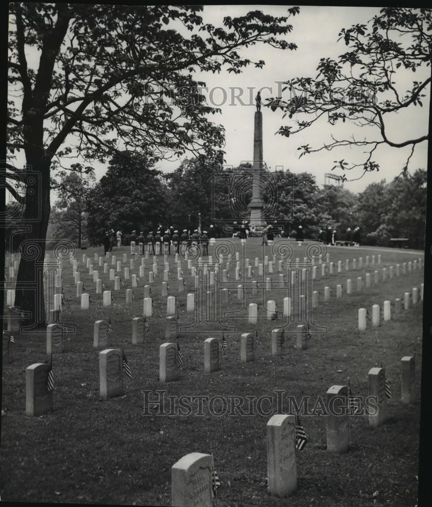 1952 Ceremony at Zablocki Veteran's Administration Center Cemetery ...