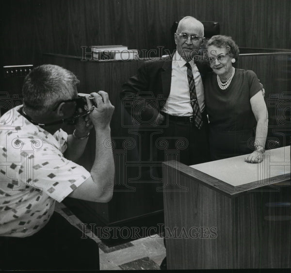 1964 Press Photo Sam and Winifred Connell, Waukesha County Circuit Cou ...