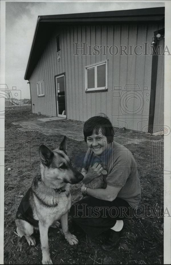 1978 Phyllis Cook at Washington County Humane Society, Wisconsin ...