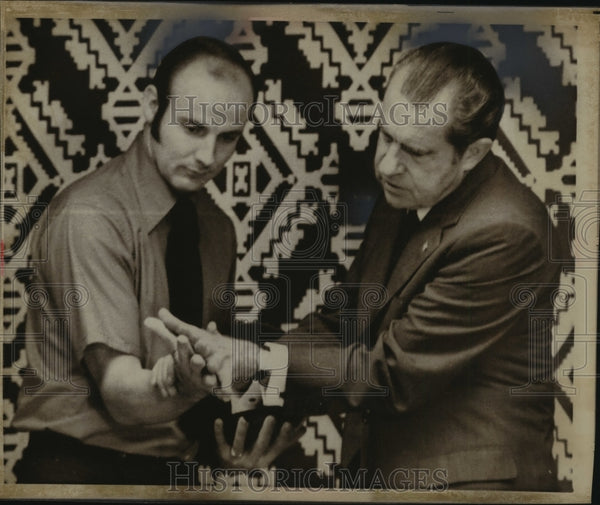 1971 President Nixon compares hand sizes with bowler Ed Luther ...