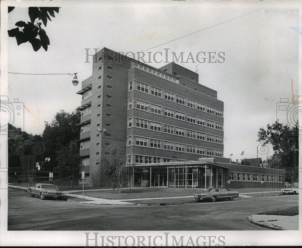 1969 Newly built Elmbrook Memorial Hospital in Brookfield, Wisconsin ...