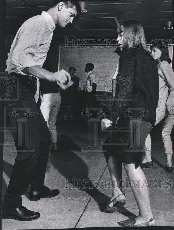 1965 Press Photo Monica and Jon Dance at Young America Week - Historic ...