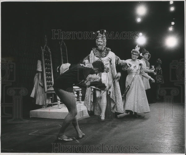 1966 Press Photo David Lile, Fred Gnatoes, Marcie Stringer Act at Pabs ...