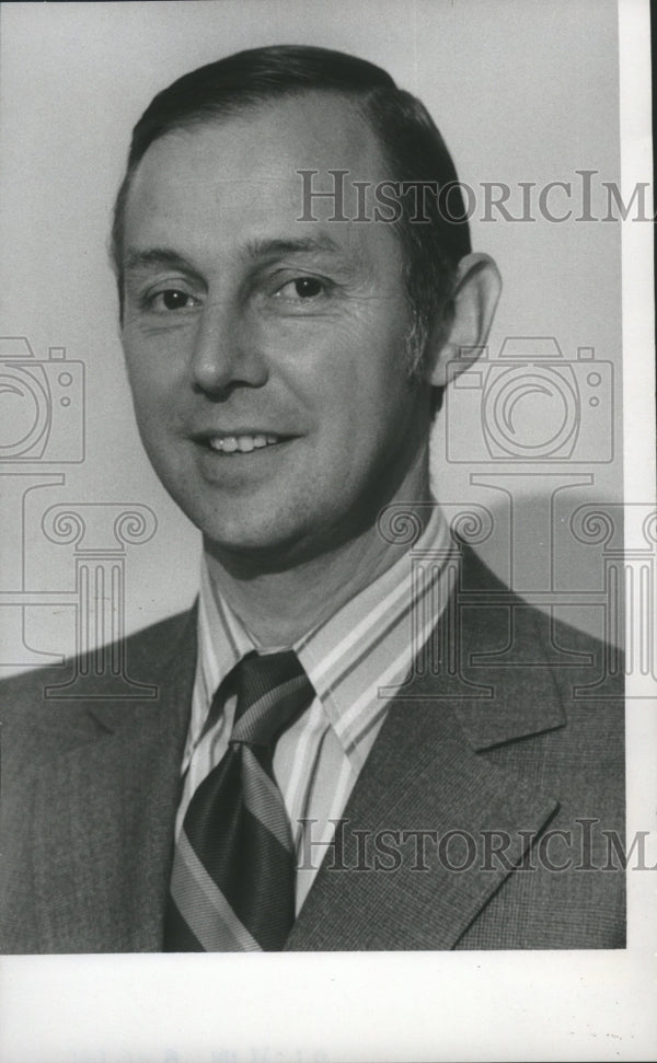 1971 Press Photo Lee School Principal Richard Lipinski in Milwaukee, W ...