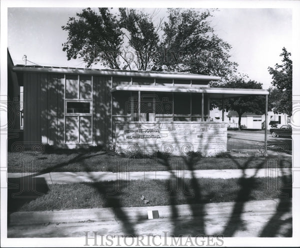 1968 Press Photo Milwaukee journal circulation station - mjb10386 ...