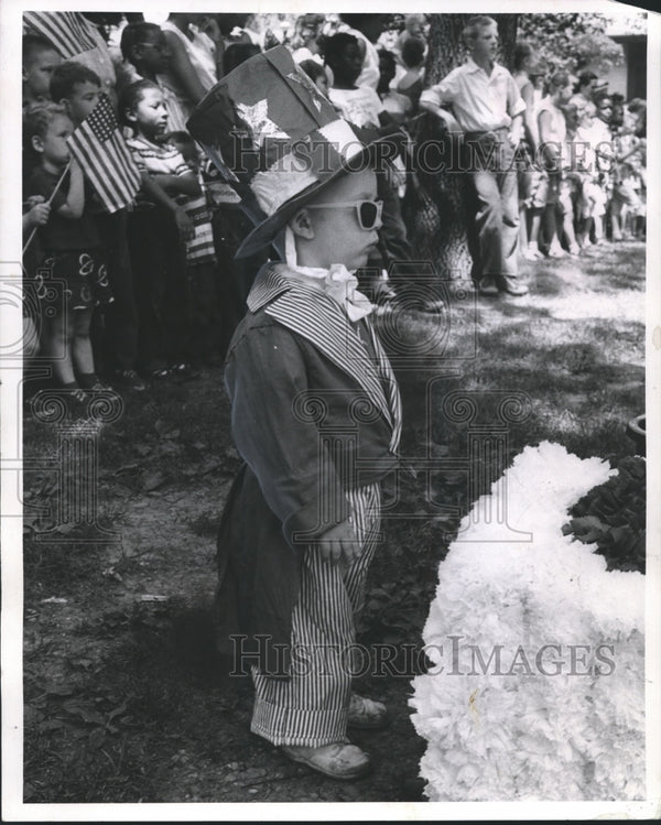 1967 Press Photo Uncle Sam Robert Fetterly Fourth of July Milwaukee, W ...