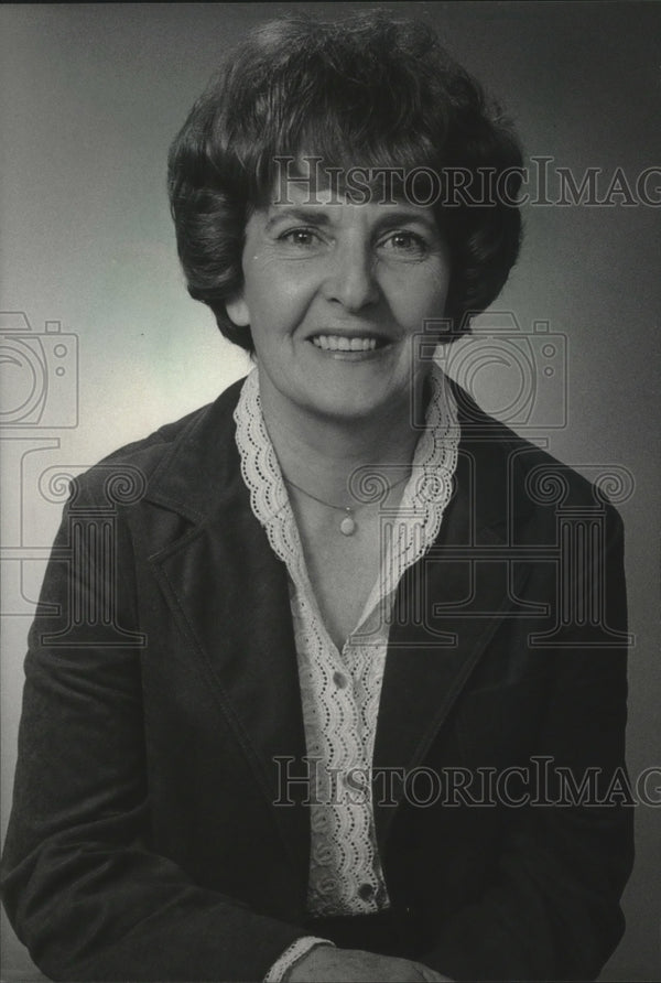 1983 portrait of author of "Food, Teens and Behavior", Barbara Reed ...