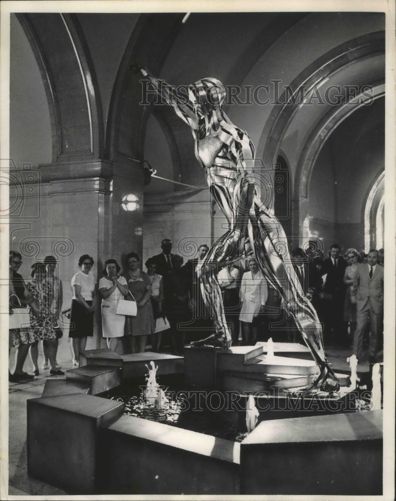 1988 Inbusch Statue and Fountain in Courthouse Milwaukee, Wisconsin ...