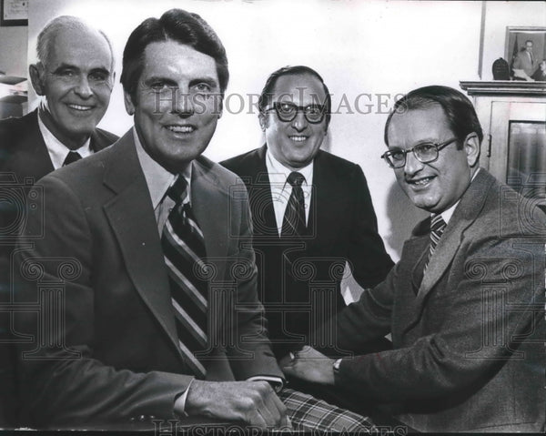 1976 Robert Ripp and other officers of Milwaukee Board of Realtors ...