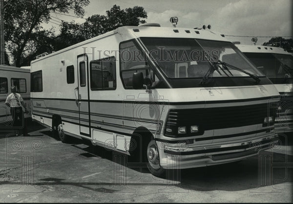 1984 Motorhome design more aerodynamic - Historic Images