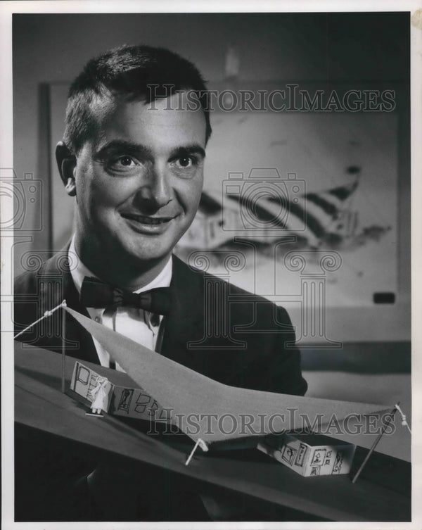 1964 Designer David J. Nutting displays innovative tent design ...