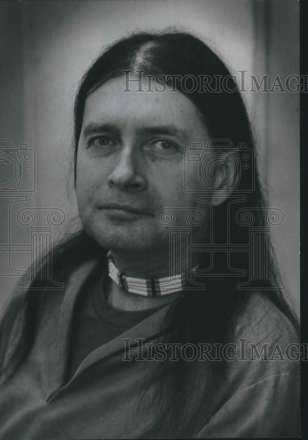 Press Photo University of Wisconsin's William Hawk Talks Native Americ ...