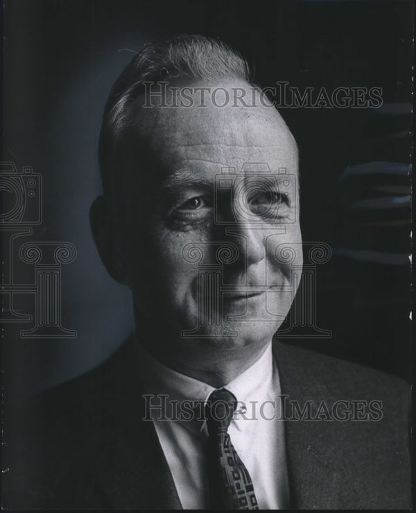 Press Photo Dan Herr, columnist, author, president - Historic Images