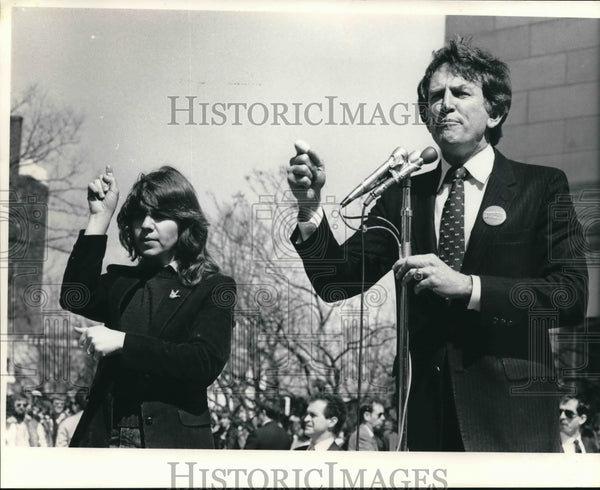 1984 Gary Hart speaks during presidential campaign in Milwaukee ...