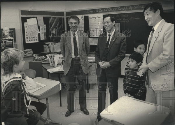 1987 Chinese Engineers Visit Banting Elementary School, Waukesha ...