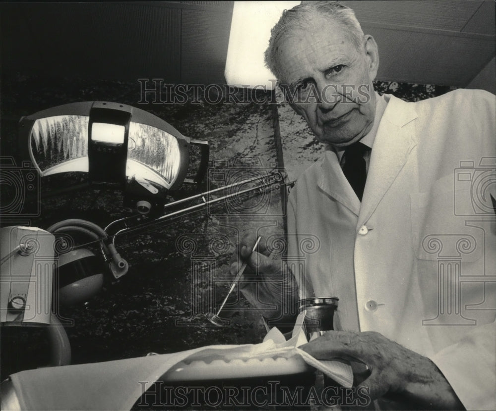 1985 Milwaukee Dentist, Delbert P. Nachazel retires. – Historic Images