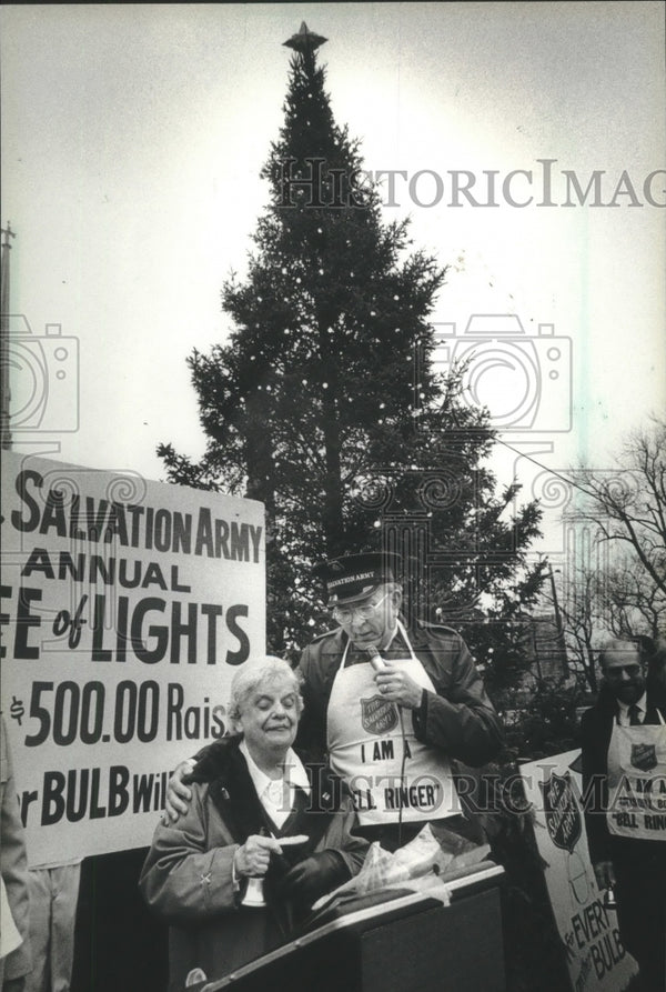 1983 Marcella Munson & Lt. Col. William F. Himes light, Milwaukee ...