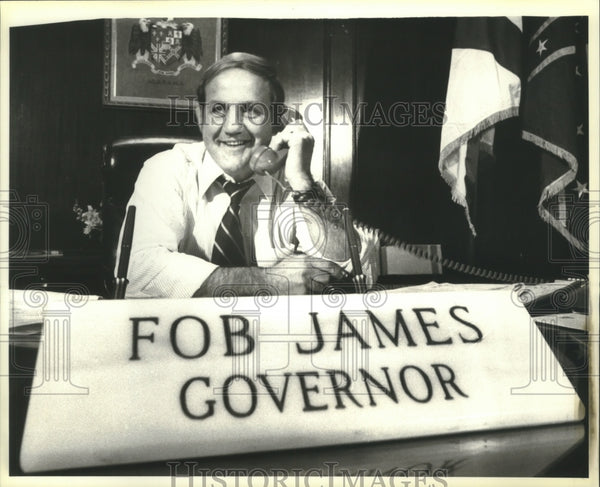 1979 Press Photo Alabama's new Governor, Fob James working in the Capi ...