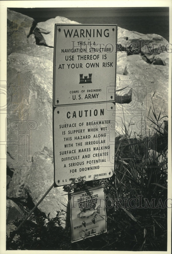 1991 Press Photo The sign at the entrance of the Port Washington Gover ...