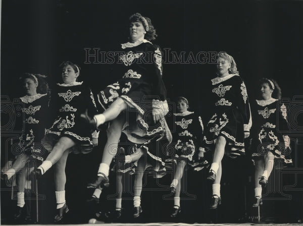 1987 Press Photo Trinity Academy's Irish Dancers Perform At Irish Fest ...