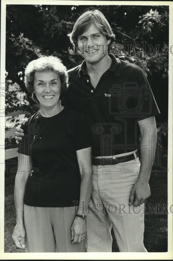 1979, Newly elected Milwaukee Alderman Joan Soucie and son Kevin ...